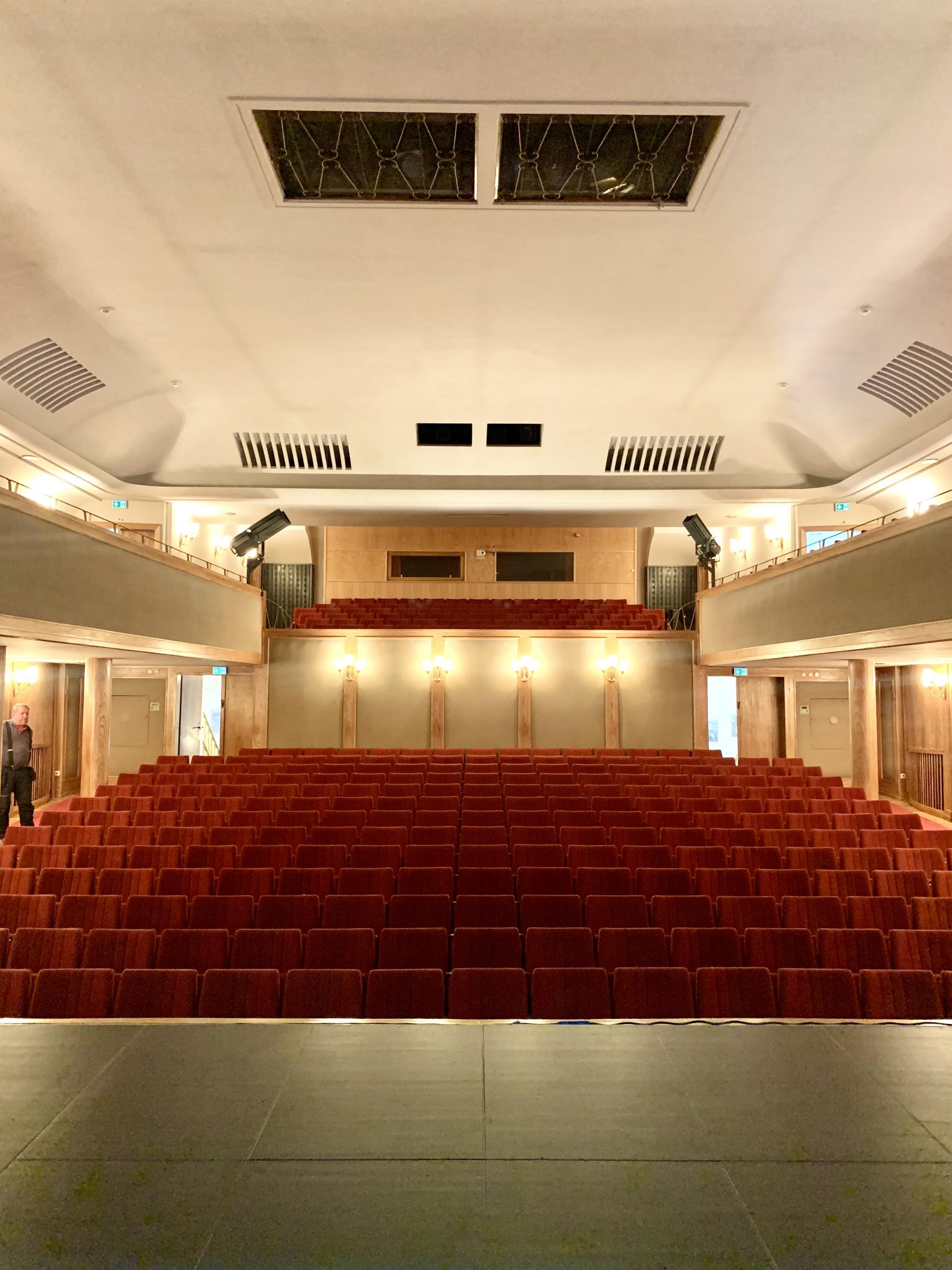 Impressum und Datenschutz | Ernst-Barlach-Theater Impressum und Datenschutz | Ernst-Barlach-Theater